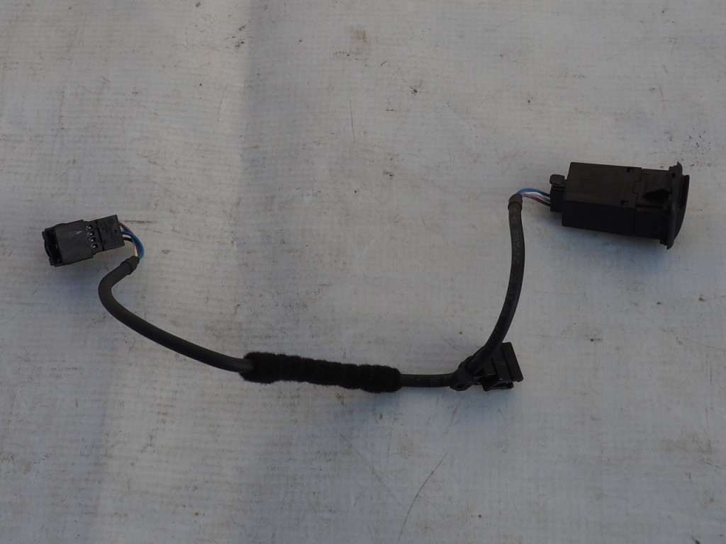 WTYCZKA KOSTKA ZŁĄCZE AUDI Q5 V 8J00035475 8K0973754