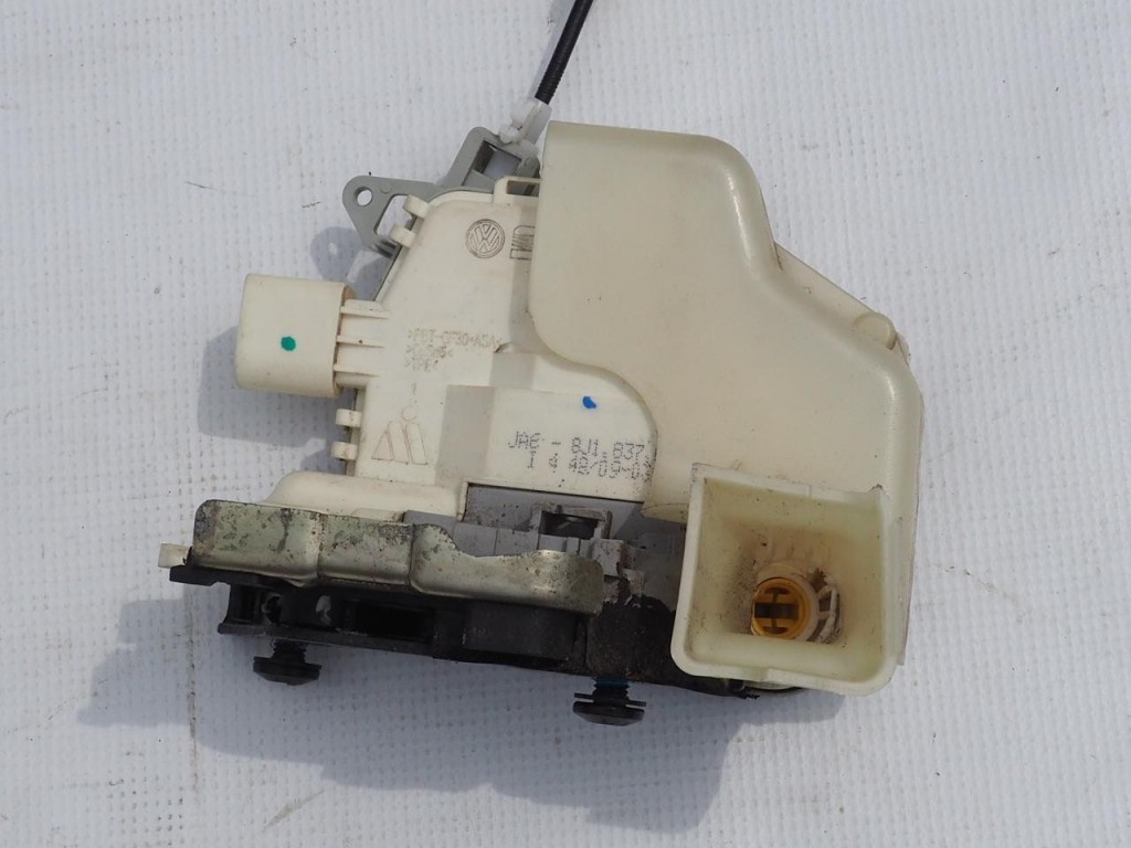 AP ZAMEK DRZWI PRZÓD 8J1837015C A4 A5 A6 A7 A8 Q5